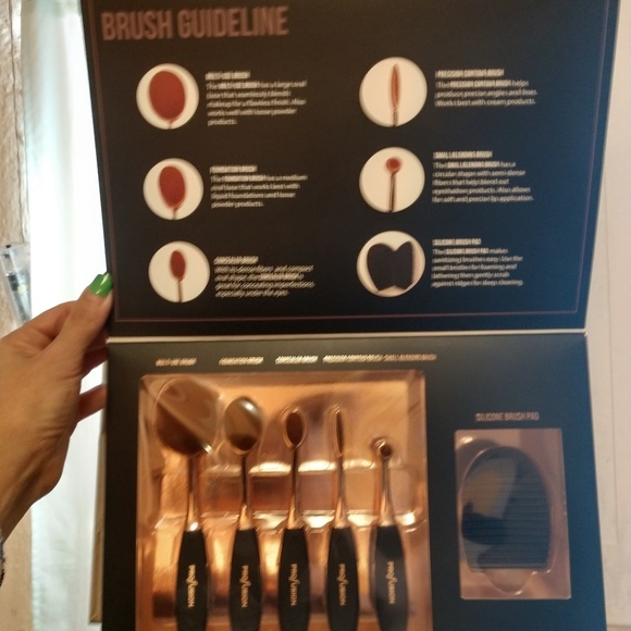 Profusion Cosmetics | Makeup | Deluxe Pro Makeup Brush Set | Poshmark